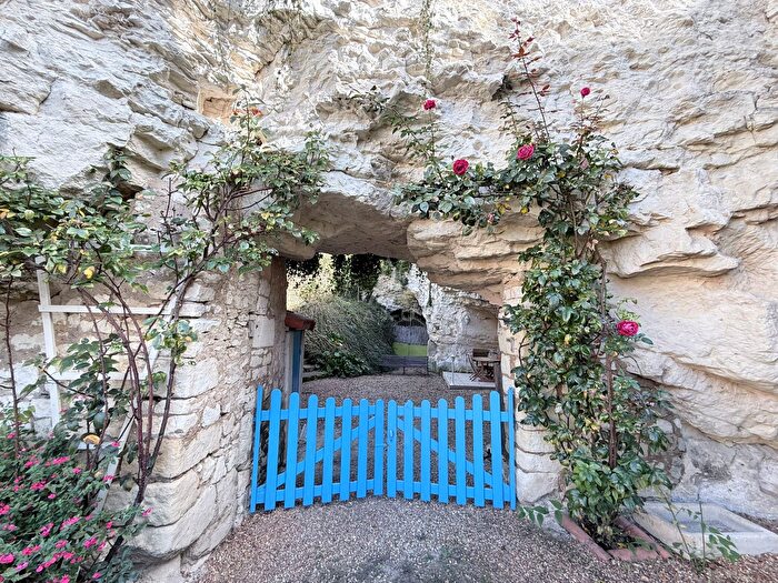 Maison à vendre - Le Puy-Notre-Dame - 12 pièces - 9 chambres