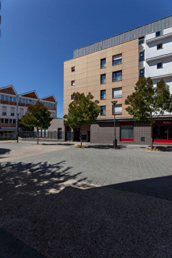 Appartement à louer - Châtillon, Roissys, Béranger - 1 pièce