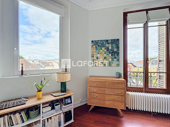 Chatou, Est : Appartement 4 pièces à vendre