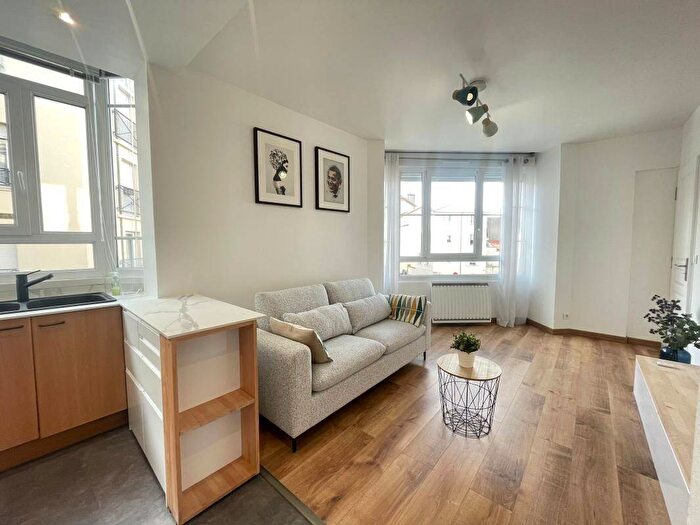 Appartement à louer - Nogent Village-Centre Ville, Nogent-sur-Marne - 2 pièces - 1 chambre