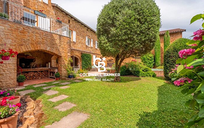 Maison à vendre - Pouilly-le-Monial - 5 pièces - 3 chambres