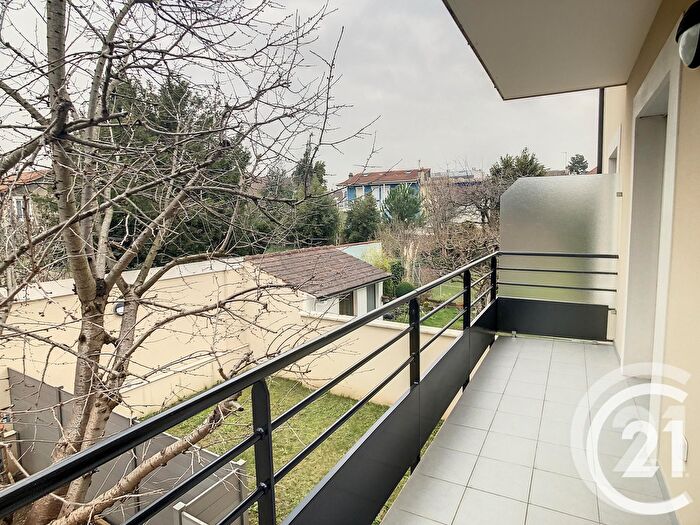 Vitry-sur-Seine, Le Fort : Appartement 2 pièces à louer