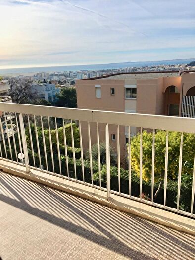 Appartement à louer - Corniche Fleurie, Nice - 3 pièces - 2 chambres