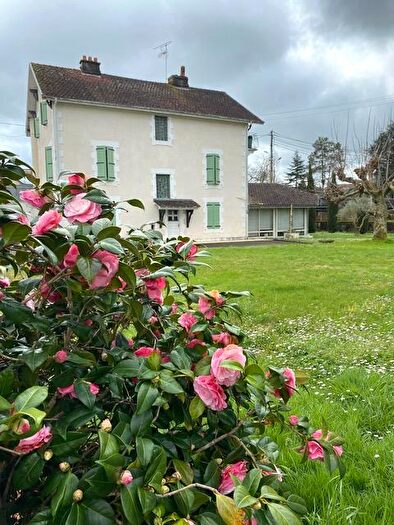 Maison 10 pièces à Hagetmau, à vendre