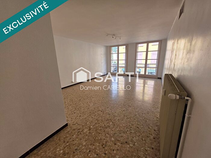 Digne-les-Bains, Centre-ville, Bourg : Appartement 3 pièces à vendre