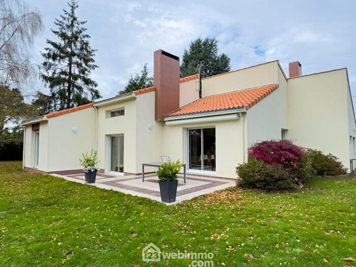 Maison à vendre - Cholet, Leclerc - 6 pièces - 5 chambres