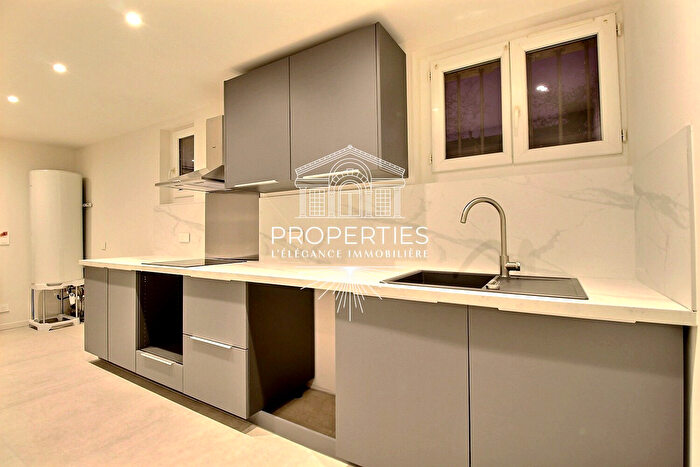 Appartement à vendre - Bormes-les-Mimosas, Centre-ville, Le Pin - 4 pièces - 3 chambres