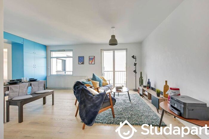 Appartement à louer - Avenue Nationale, Massy - 1 pièce - 2 chambres