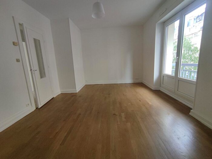 Appartement à louer - Belfort, Centre-ville, Fb de Montbéliard - 3 pièces - 2 chambres