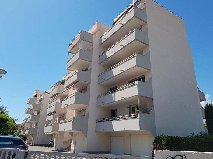 Appartement à louer - Le Dramont-Agay-Anthéor-Le Trayas, Saint-Raphaël - 1 pièce