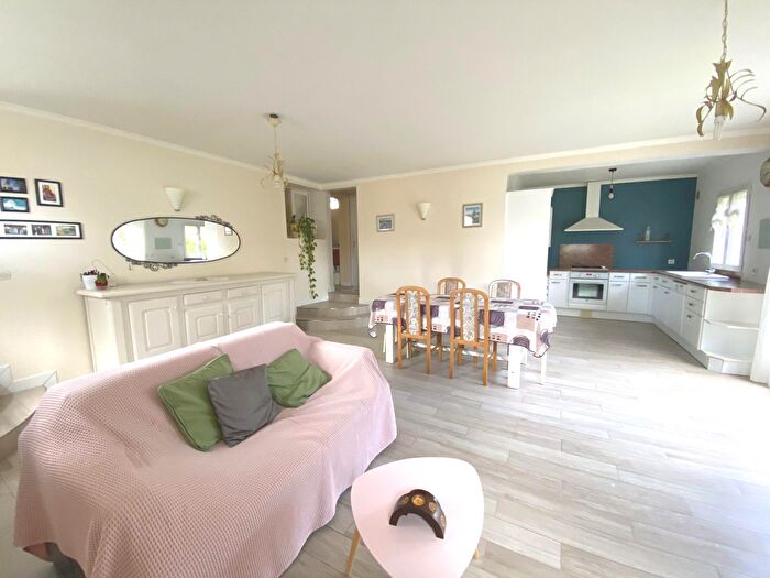 Maison à vendre - Ormesson-sur-Marne - 5 pièces - 4 chambres