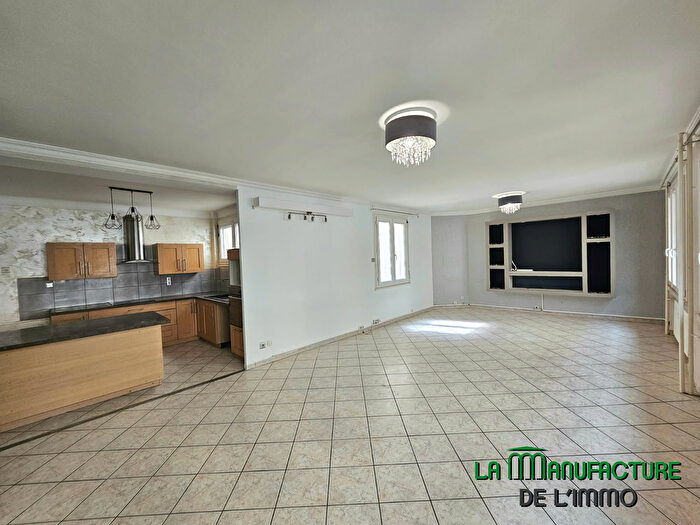 Appartement 4 pièces à Saint-Étienne, Crêt de Roc, à vendre