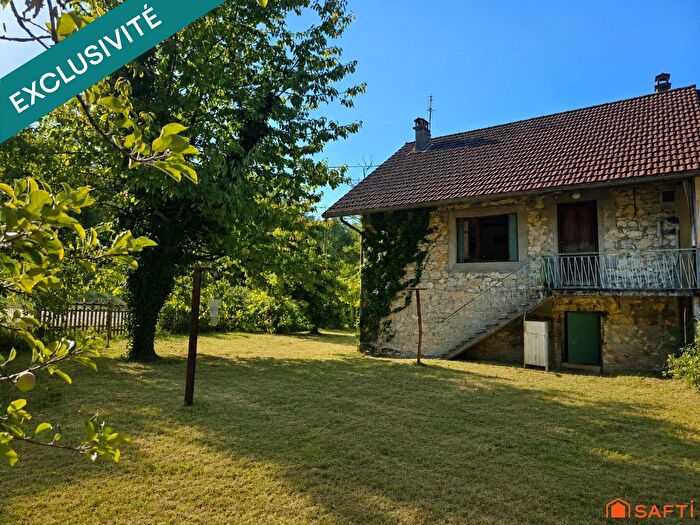 Champagne-en-Valromey : Maison 4 pièces à vendre