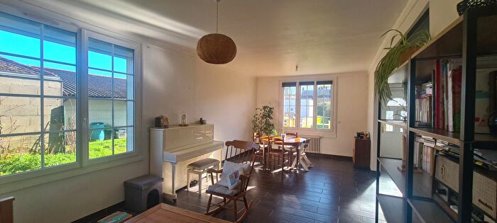 Maison à vendre - Saint-Crespin-sur-Moine - 5 pièces - 3 chambres