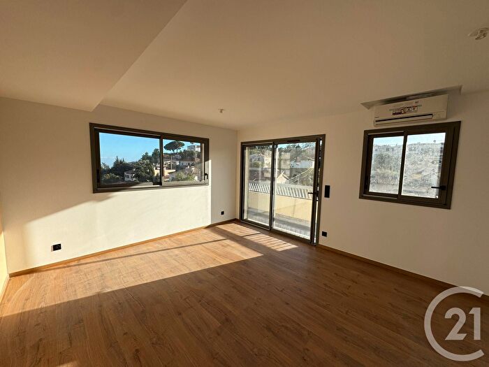 Appartement à vendre - Vence, La Sine, La Plus Basse Sine - 4 pièces - 3 chambres