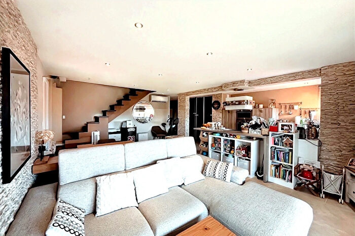 Appartement à vendre - Fréjus, Villeneuve - 4 pièces - 3 chambres