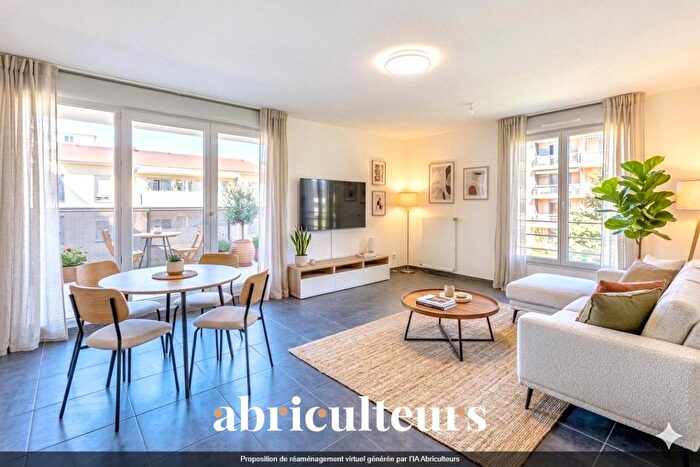 Vénissieux, Centre-ville : Appartement 4 pièces à vendre
