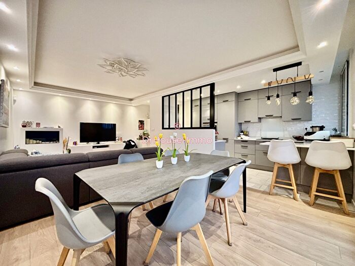 Appartement à vendre - Les Lilas, Bruyères, Chassagnolle - 4 pièces - 3 chambres