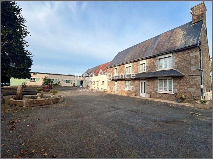 Maison à vendre - Saint-Martin-des-Champs - 15 pièces - 9 chambres