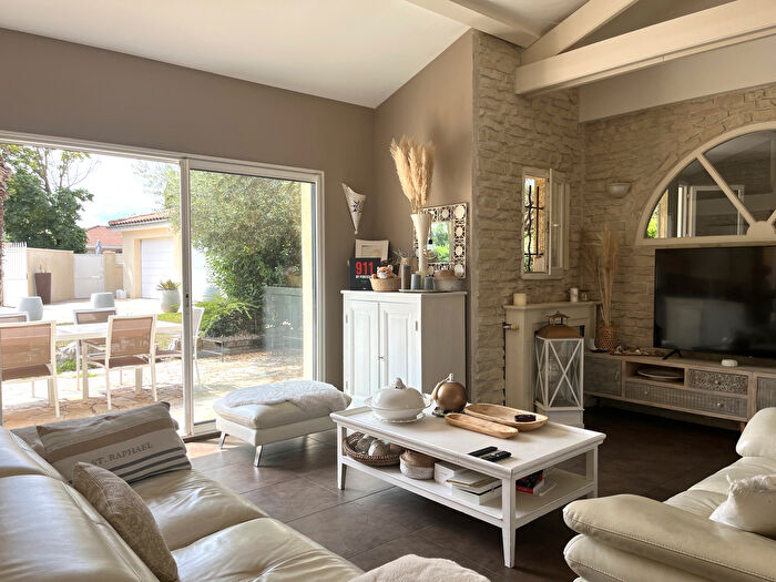 Maison à vendre - Saint-Bonnet-de-Mure - 5 pièces - 3 chambres