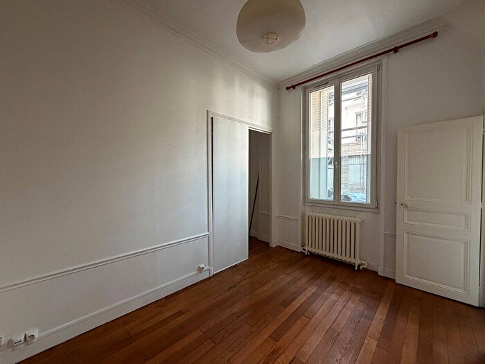 Appartement à louer - Ternes-Maillot, Paris ème arrondissement - 2 pièces - 1 chambre
