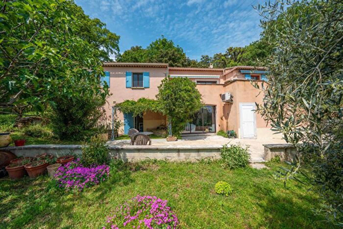 Maison 8 pièces à Lauris, à vendre