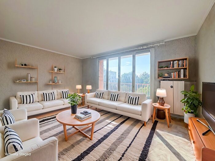 Appartement à vendre - Bron, Les Charmilles - 3 pièces - 2 chambres