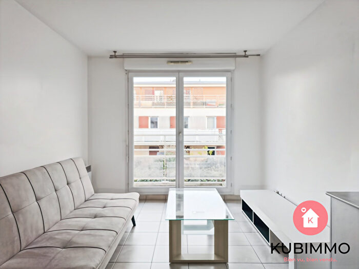 Appartement à louer - Bussy-Saint-Georges, Centre-ville - 2 pièces - 1 chambre