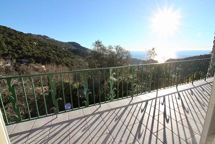 Appartement 5 pièces à louer à Èze