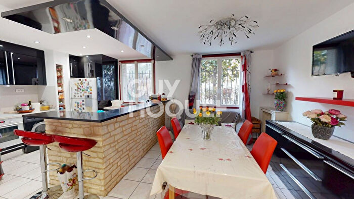 Appartement à vendre - Aubervilliers, Centre-ville, Victor Hugo - 3 pièces - 2 chambres