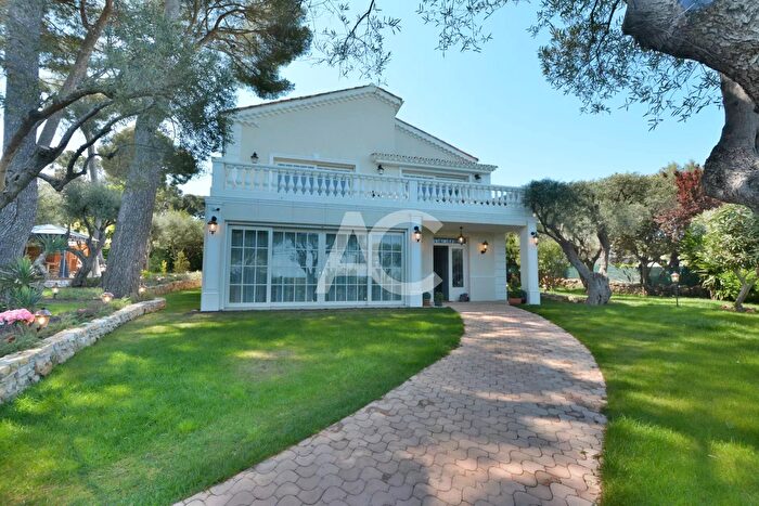 Maison 4 pièces à Antibes, Juan-les-Pins, Le Cap, à vendre