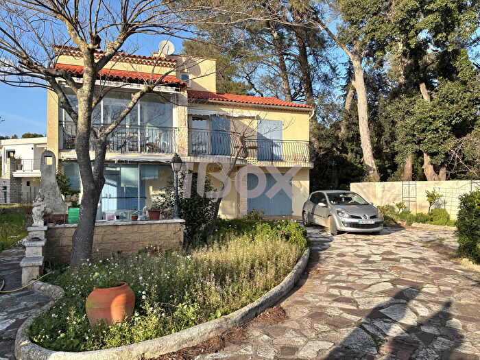 Maison à vendre - Cuers - 7 pièces - 5 chambres