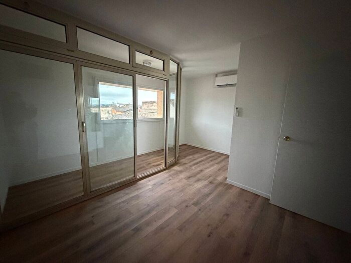 Centre Ville, Cavaillon : Appartement 1 pièce à louer
