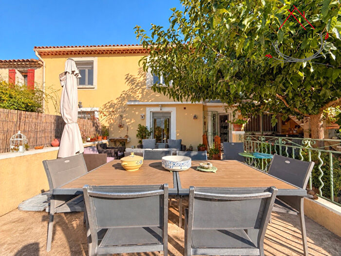 Maison 6 pièces à Châteauneuf-de-Gadagne, à vendre