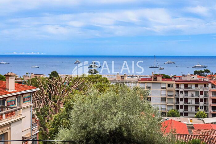 Appartement à vendre - Beaulieu-sur-Mer - 3 pièces - 2 chambres