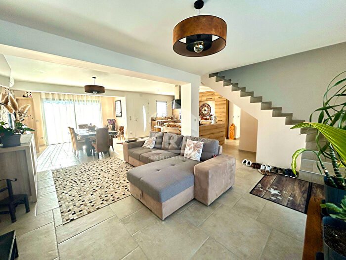 Maison à vendre - Vidauban - 7 pièces - 6 chambres