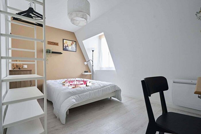 Appartement à louer - Centre Ville, Reims - 1 pièce