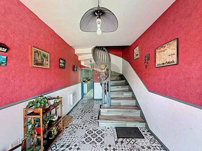 Maison à vendre - Vic-en-Bigorre - 12 pièces - 5 chambres