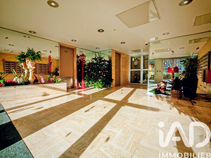 Appartement à vendre - Chelles, Centre-ville, Gare, Abbesses - 3 pièces - 2 chambres