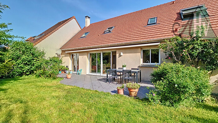 Maison à vendre - Champs-sur-Marne - 8 pièces - 6 chambres