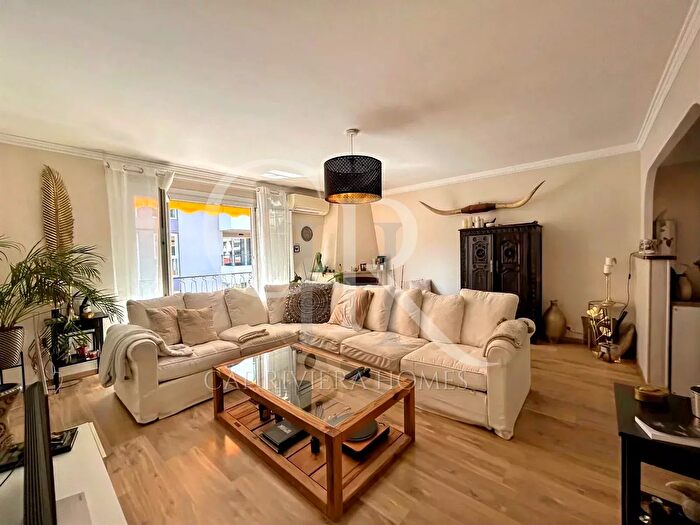 Roquebrune-Cap-Martin, Carnolès, Gare, Cap Azur : Appartement 3 pièces à vendre