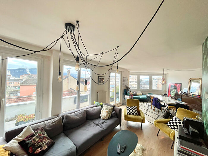 Appartement à vendre - Annemasse, Centre-ville - 4 pièces - 3 chambres