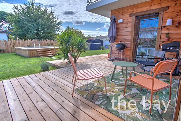 Maison à vendre - Gujan-Mestras - 7 pièces - 6 chambres