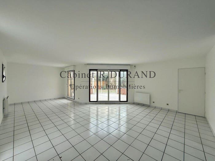Agent Sarre-Centre-Les Vallées-La Garenne, Colombes - Maison 5 pièces à louer