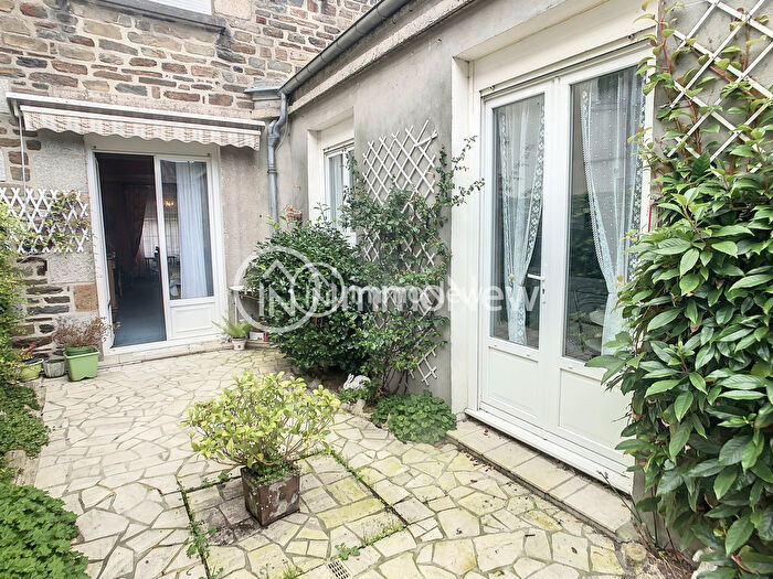 Maison à vendre - Sourdeval - 6 pièces - 5 chambres