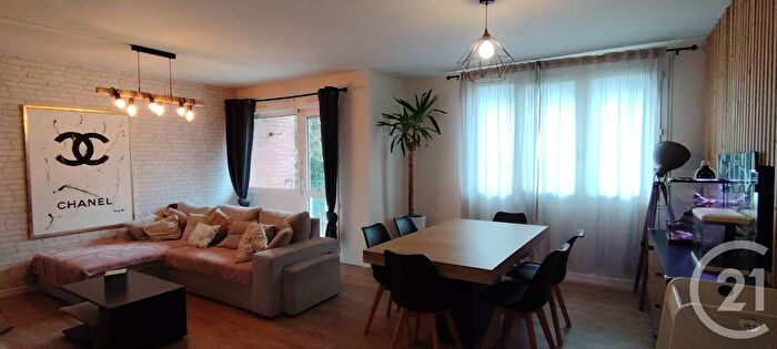 Appartement à vendre - Pithiviers - 4 pièces - 3 chambres