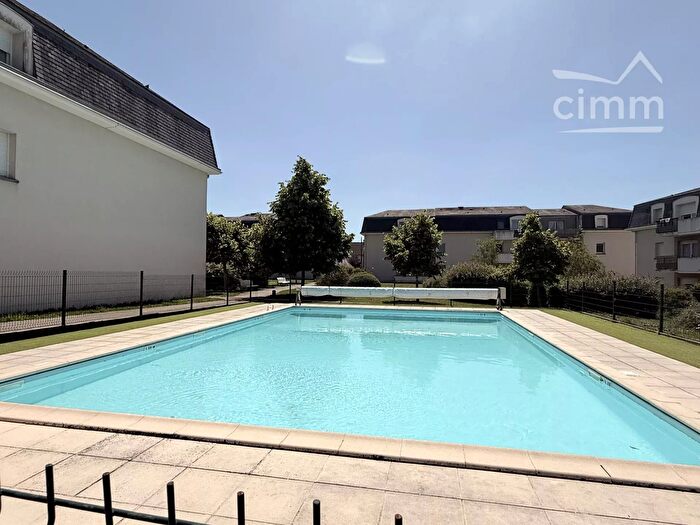 La Chaussée-Saint-Victor : Appartement 3 pièces à vendre