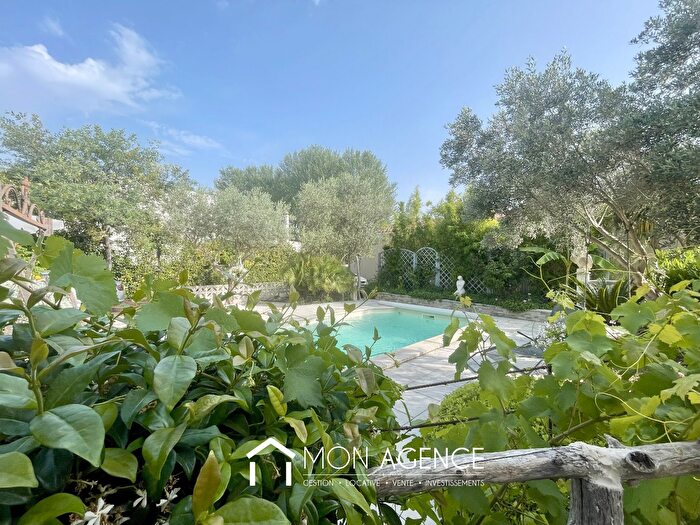 Maison à vendre - Saint-Geniès-des-Mourgues - 5 pièces - 4 chambres