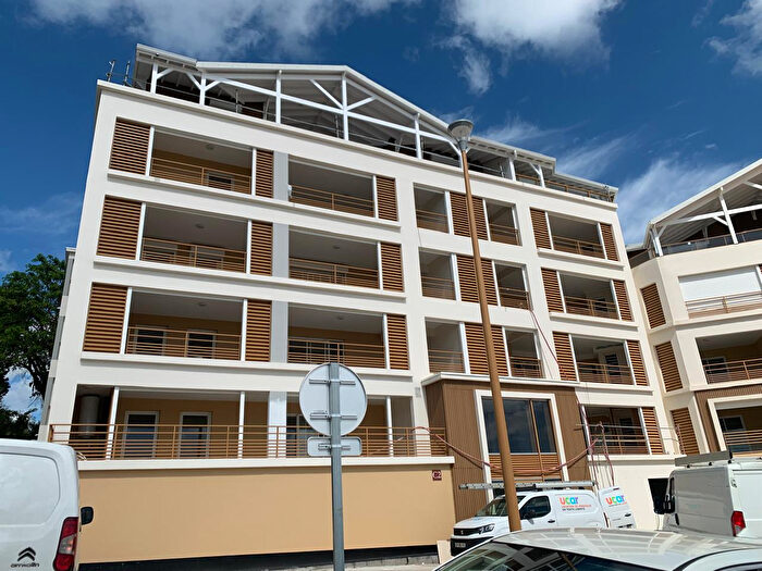 Appartement à vendre - Fort-de-France - 5 pièces - 4 chambres