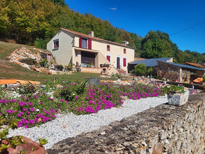 Louin - Maison 7 pièces à vendre